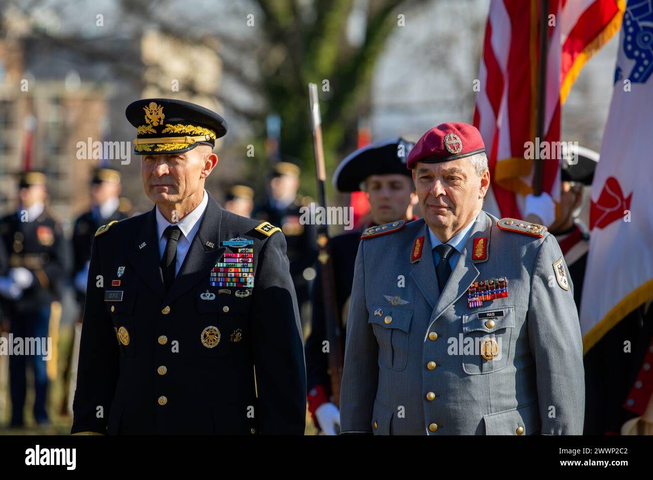 Soldiers assigned to the 3d U.S. Infantry Regiment (The Old Guard ...