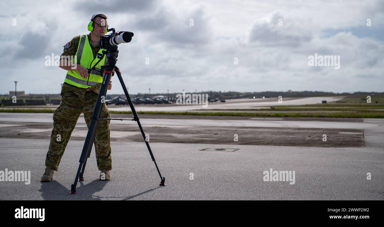 Royal Australian Air Force Corporal Dan Pinhorn, No 464 Squadron ...