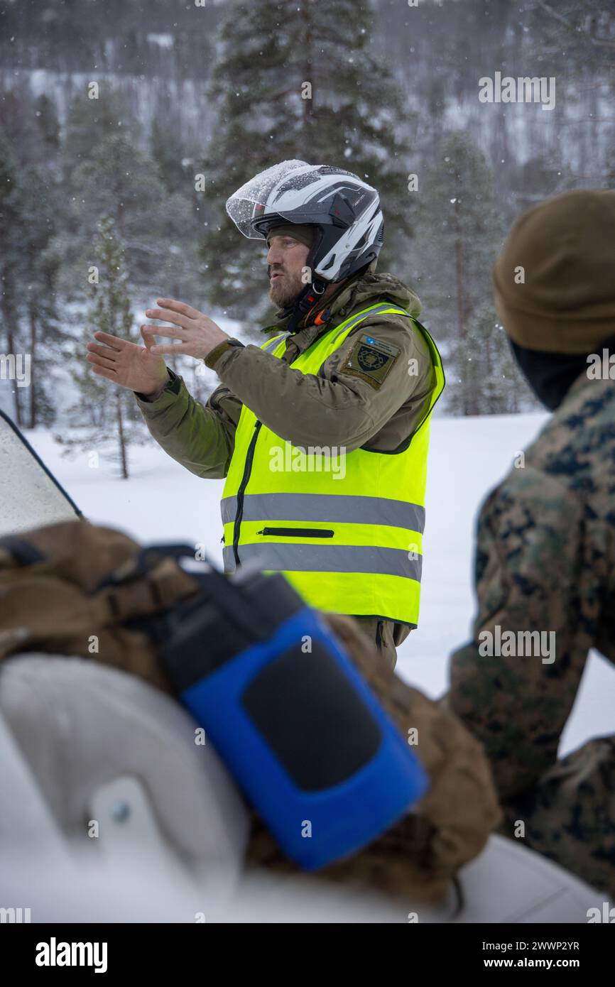 Army snowmobile hi-res stock photography and images - Alamy