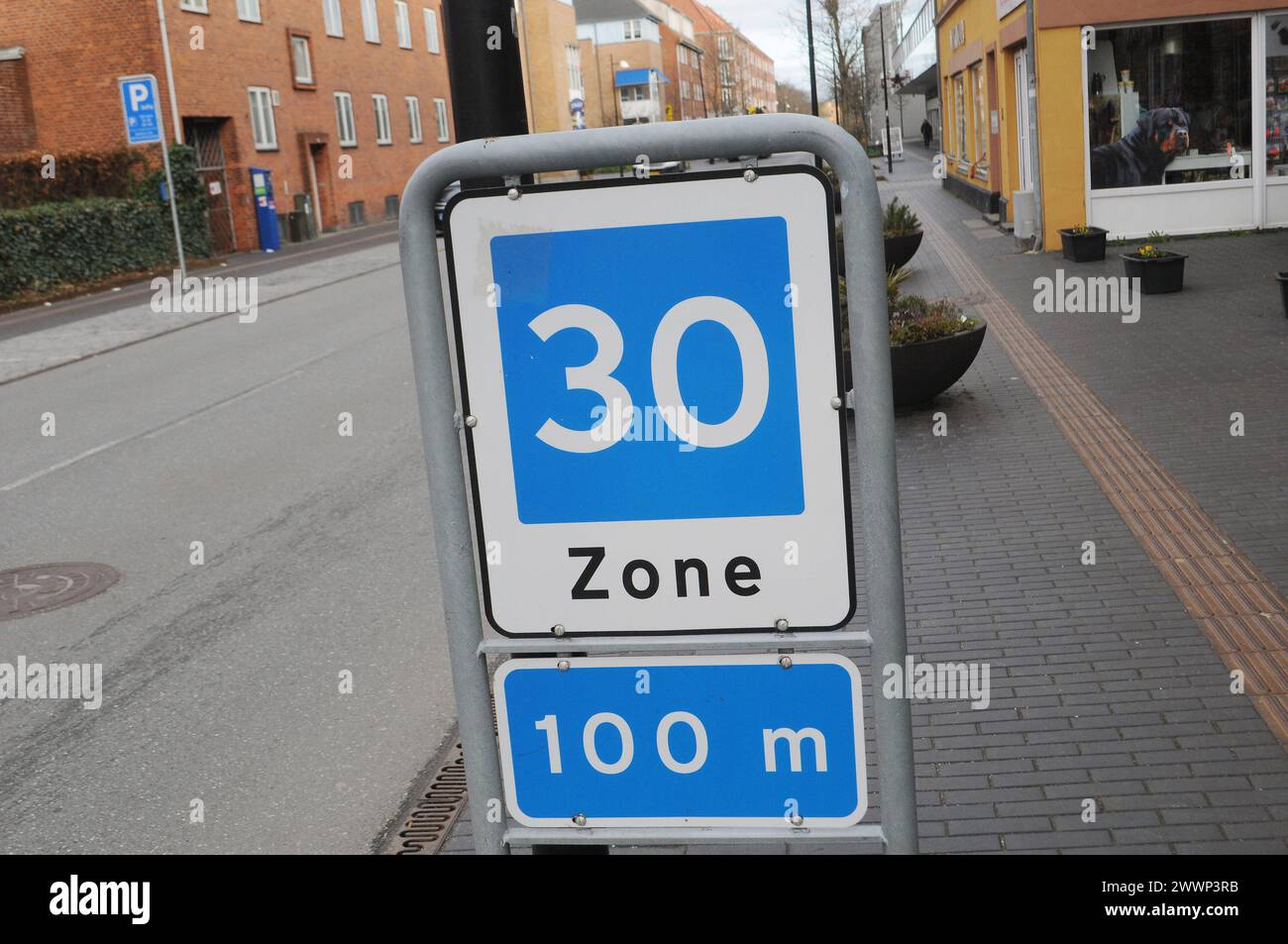 Drivin speed limit hi-res stock photography and images - Alamy