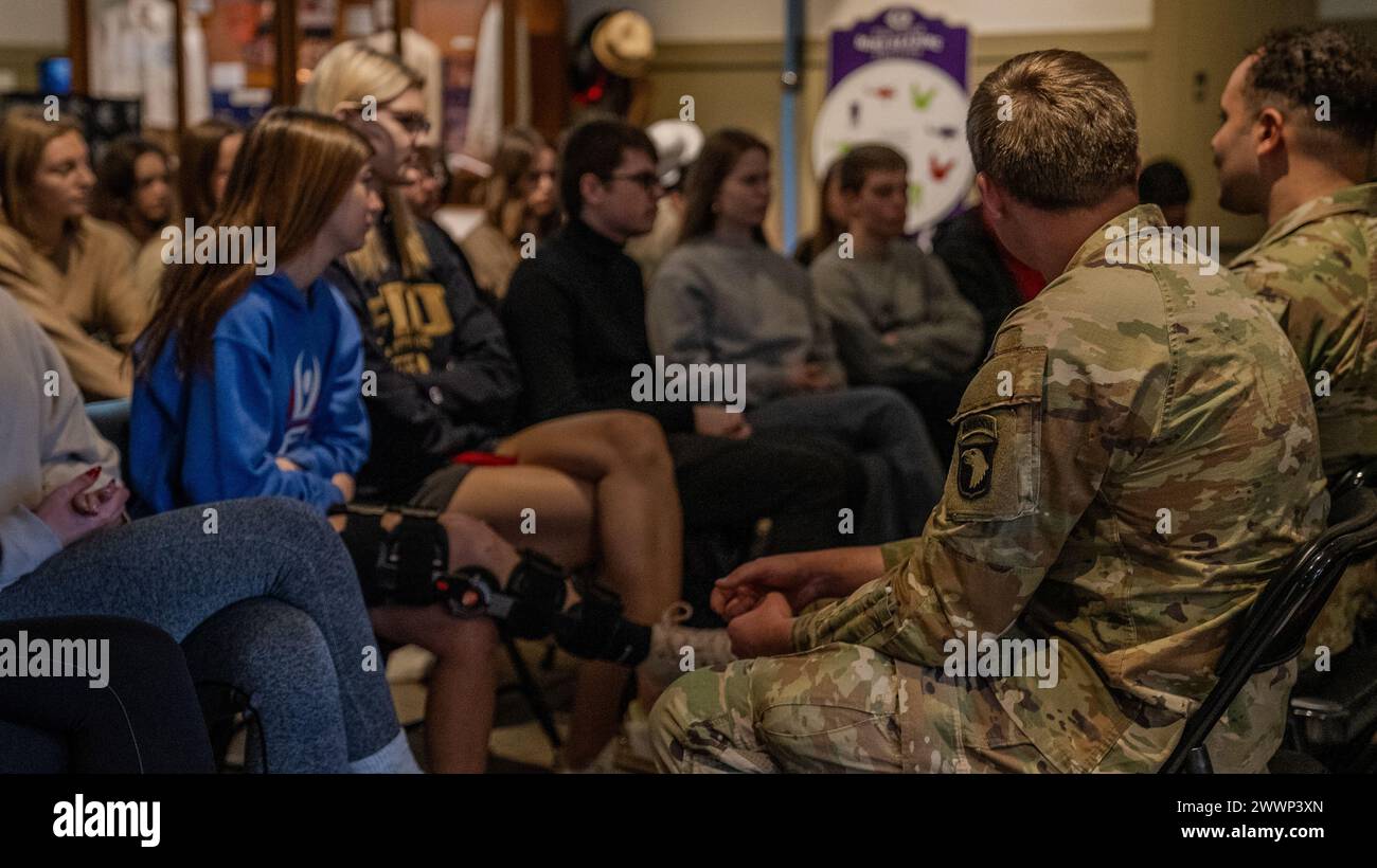 Soldiers from 1st Squadron, 32nd Cavalry Regiment, 1st Brigade Combat ...