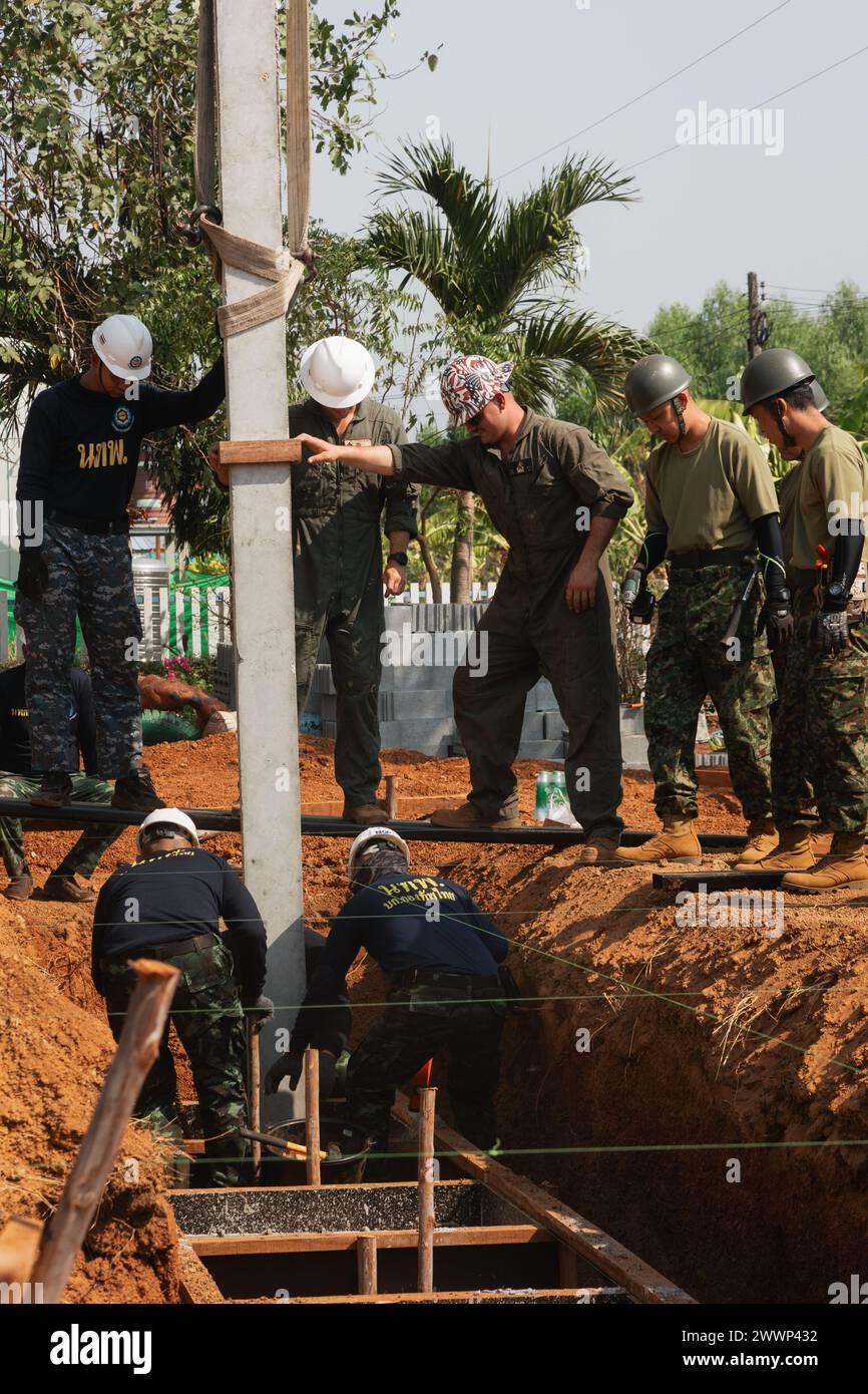 Members from the Japan Ground Self-Defense Force, Royal Thai Army, U.S ...