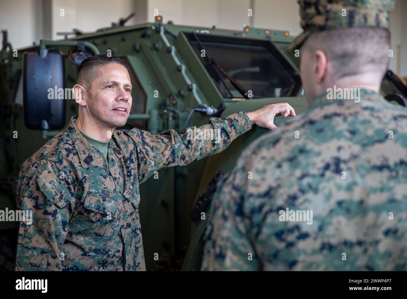 Sgt maj carlos ruiz hi-res stock photography and images - Alamy Sgt maj carlos ruiz hi-res stock photography and images - Alamy