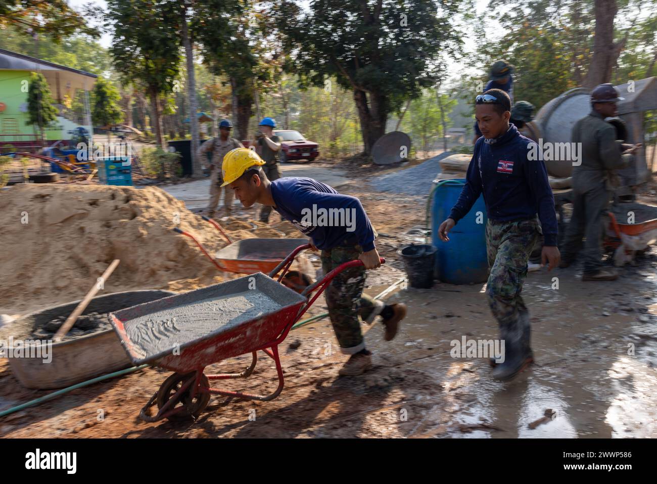 Royal Thai marines with the Royal Thai Marine Corps Construction ...