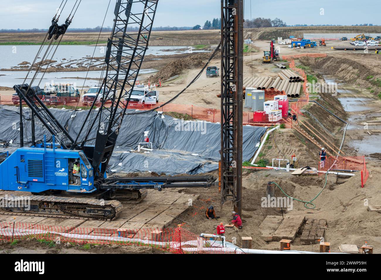 Sacramento weir widening project hi-res stock photography and images ...