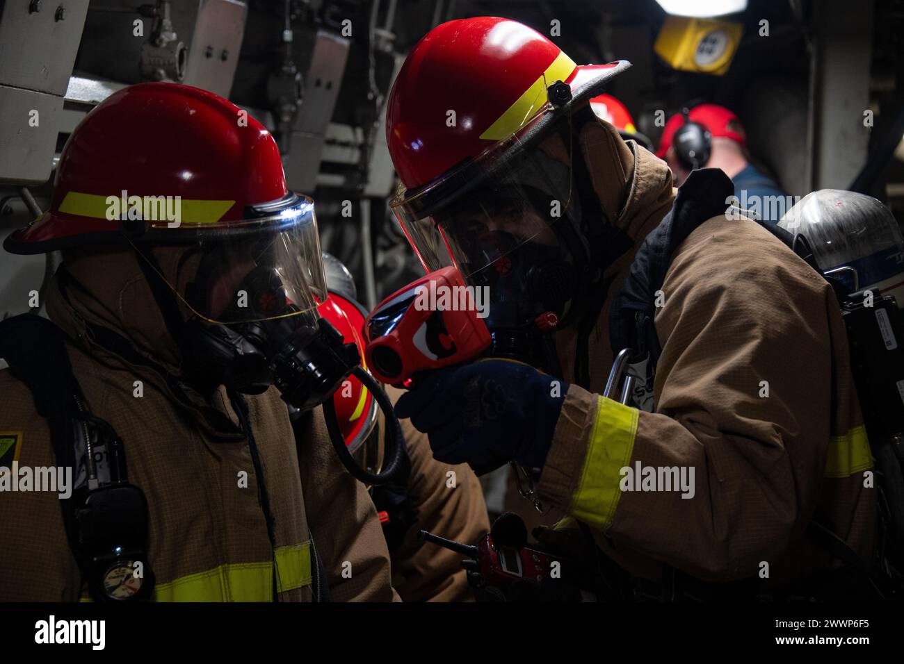 Naval firefighting thermal imager nfti hi-res stock photography and ...