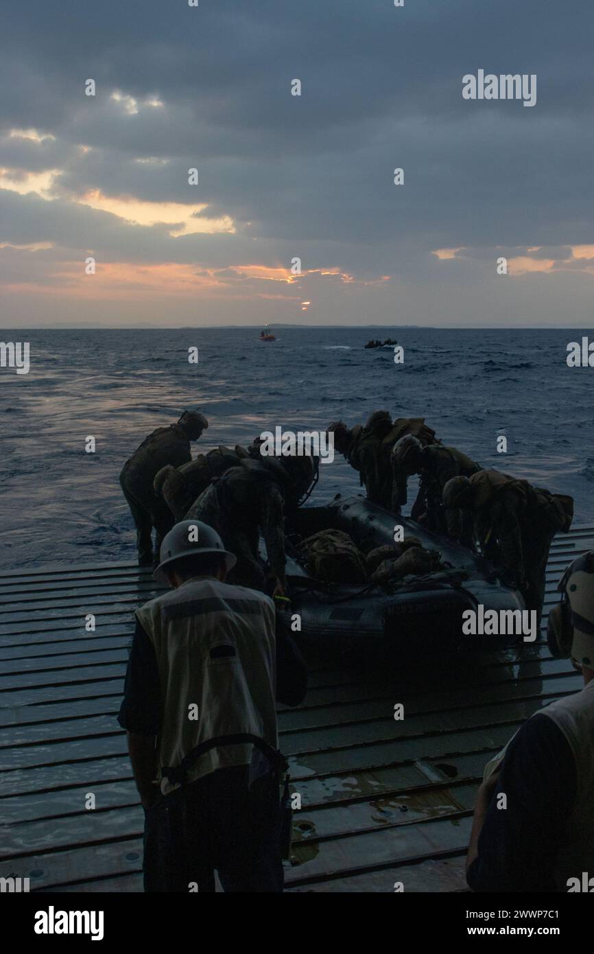 U.S. Marines with Battalion Landing Team 1/1, 31st Marine Expeditionary ...