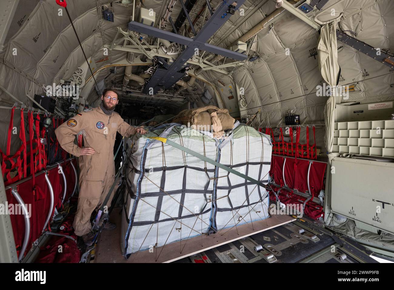 C 130 hercules loadmaster hi-res stock photography and images - Alamy
