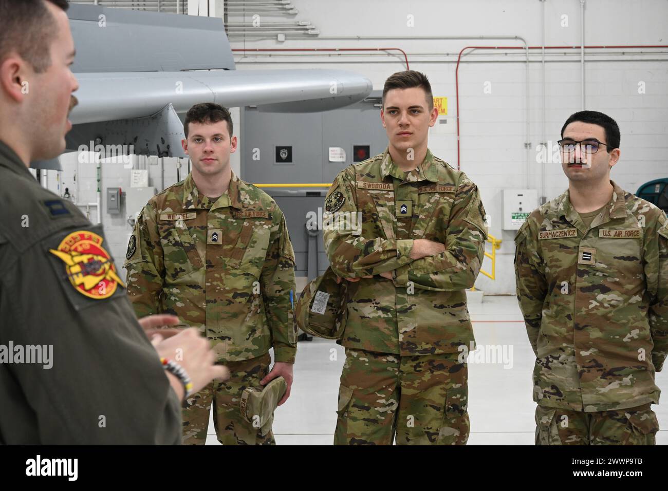 University of Missouri Air Force ROTC cadets tour a U.S. Air Force A-10 ...
