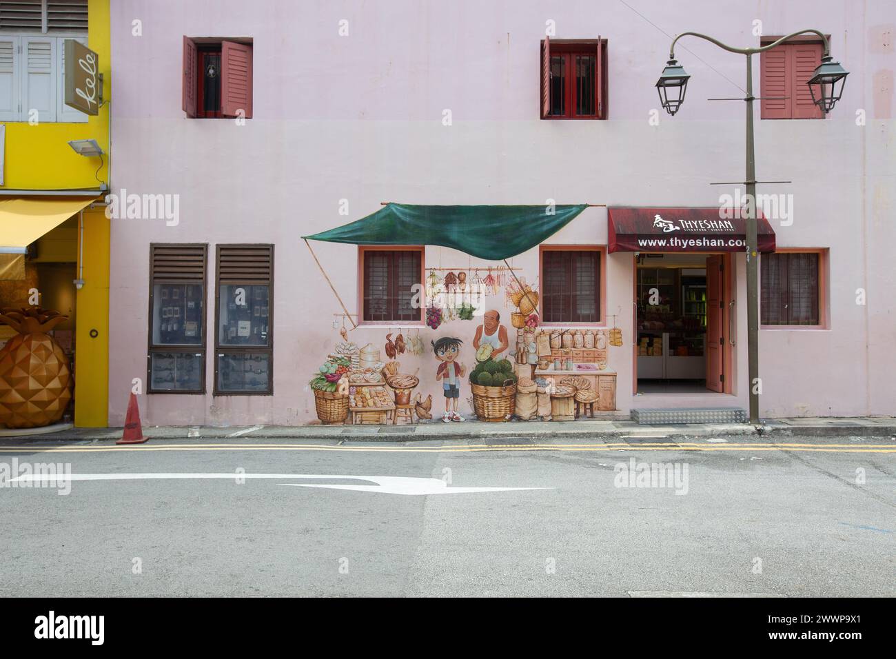 Art mural painted by artist Yip Yew Chong. Chinatown, Singapore Stock ...