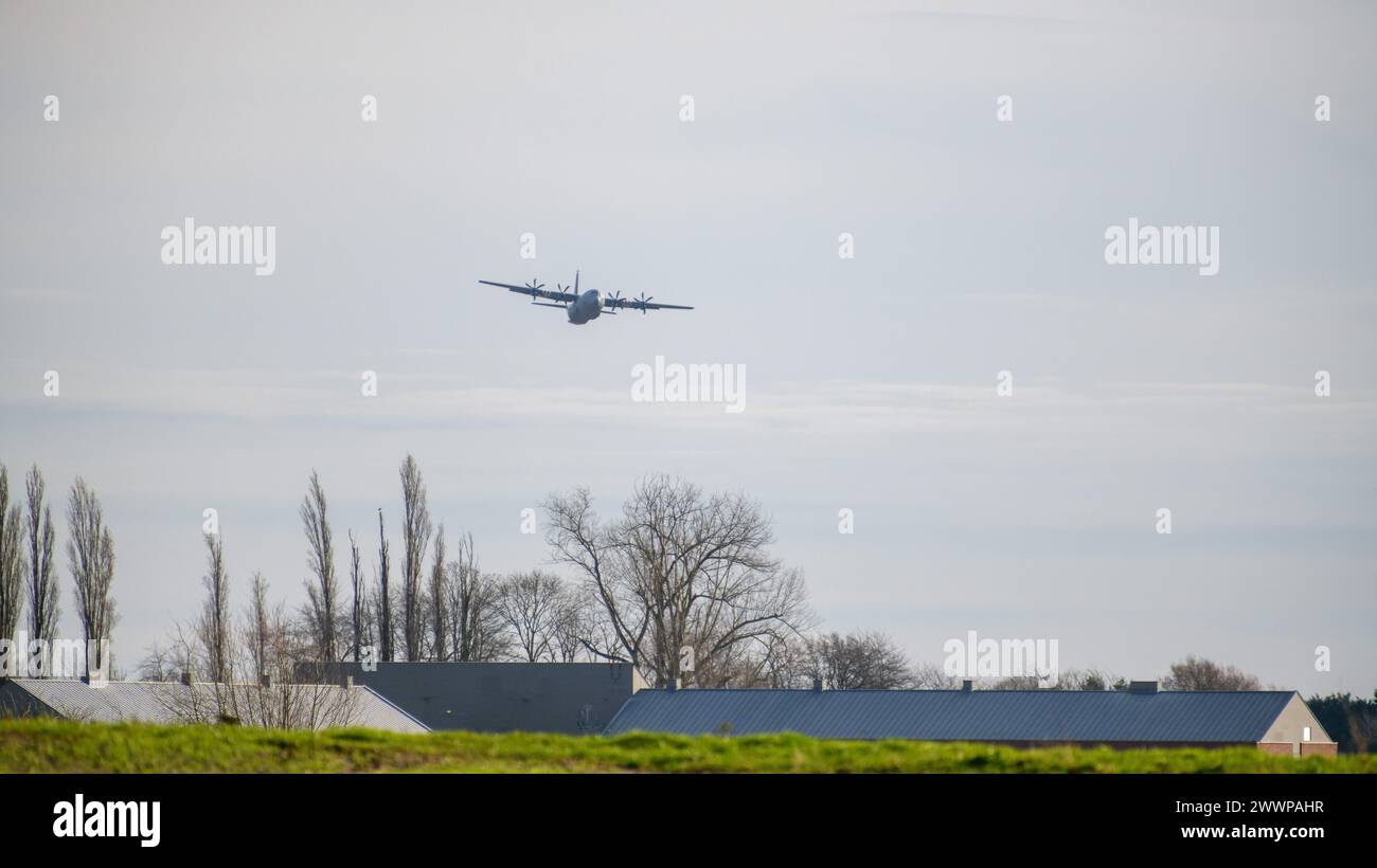 U.S. Airmen with the 37th Airlift Squadron, 86th Operations Group reach ...