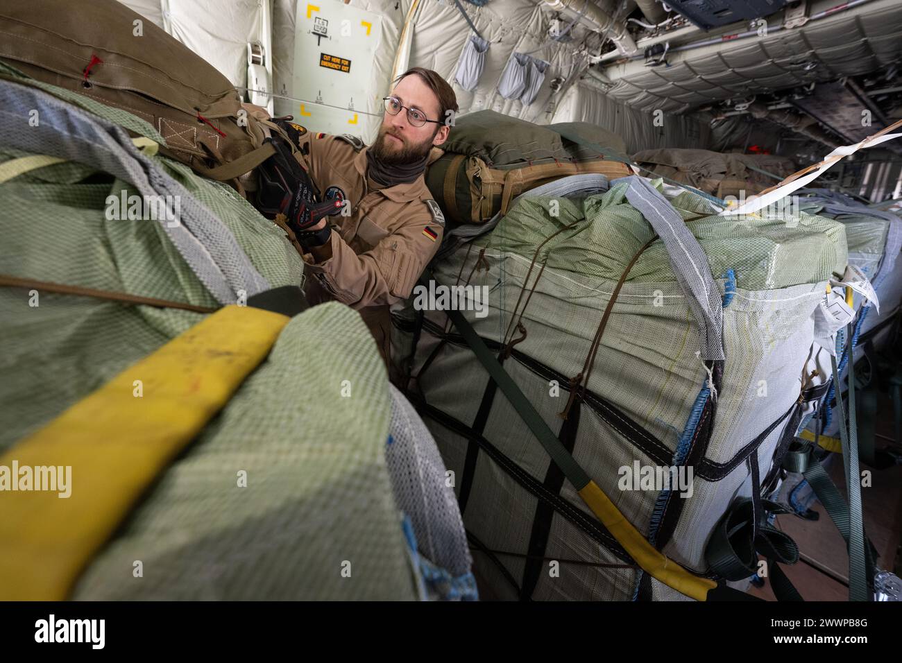 C 130 hercules loadmaster hi-res stock photography and images - Alamy