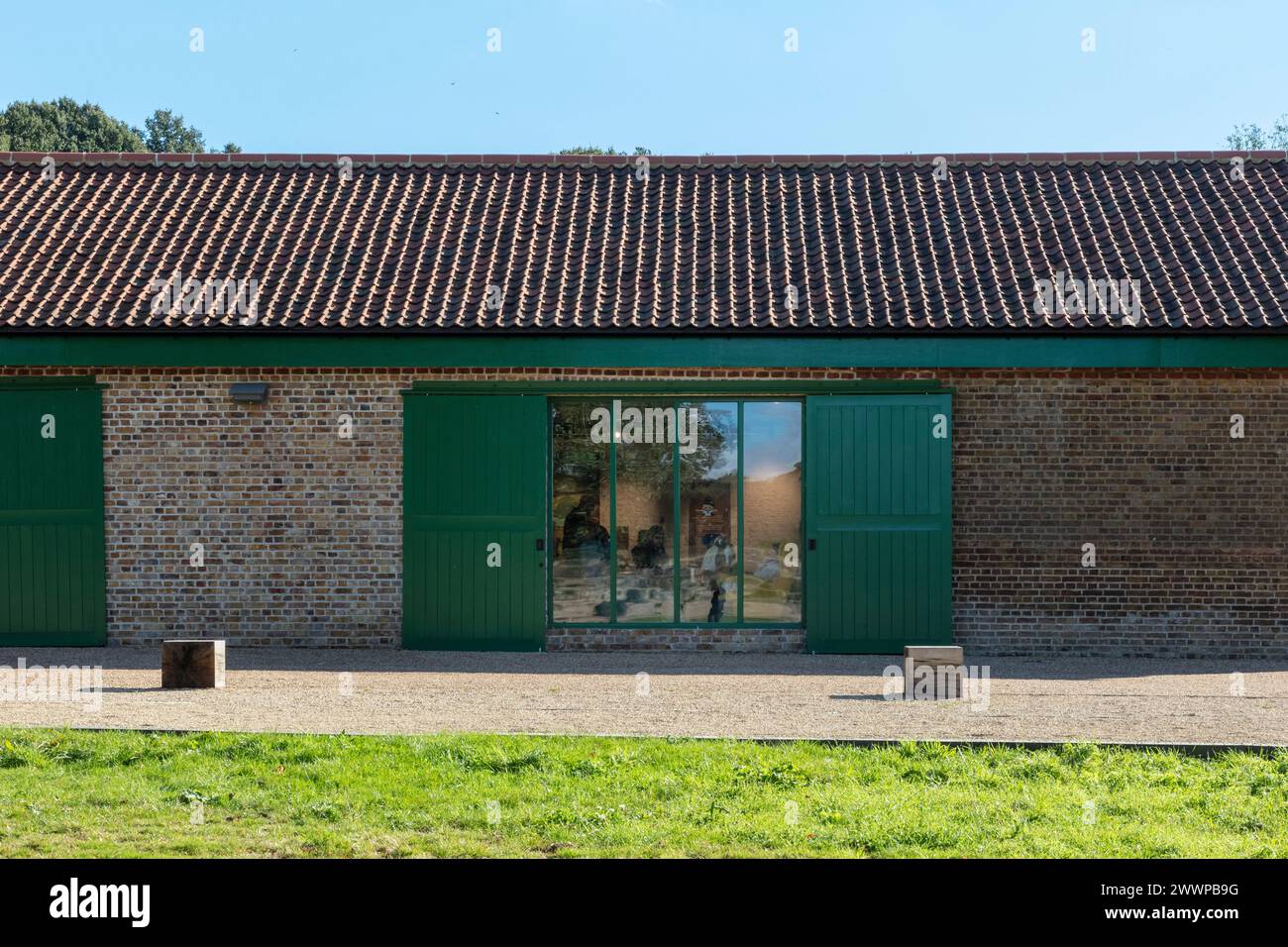Exterior view showing the barn in its surroundings. Hainault Forest ...