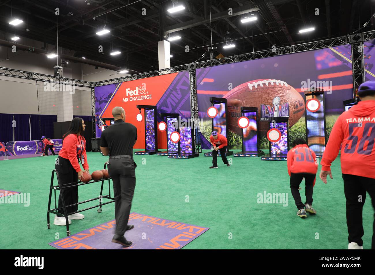 Former tight end hi-res stock photography and images - Alamy
