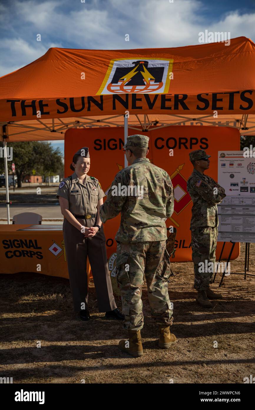 Signal corps station hi-res stock photography and images - Alamy