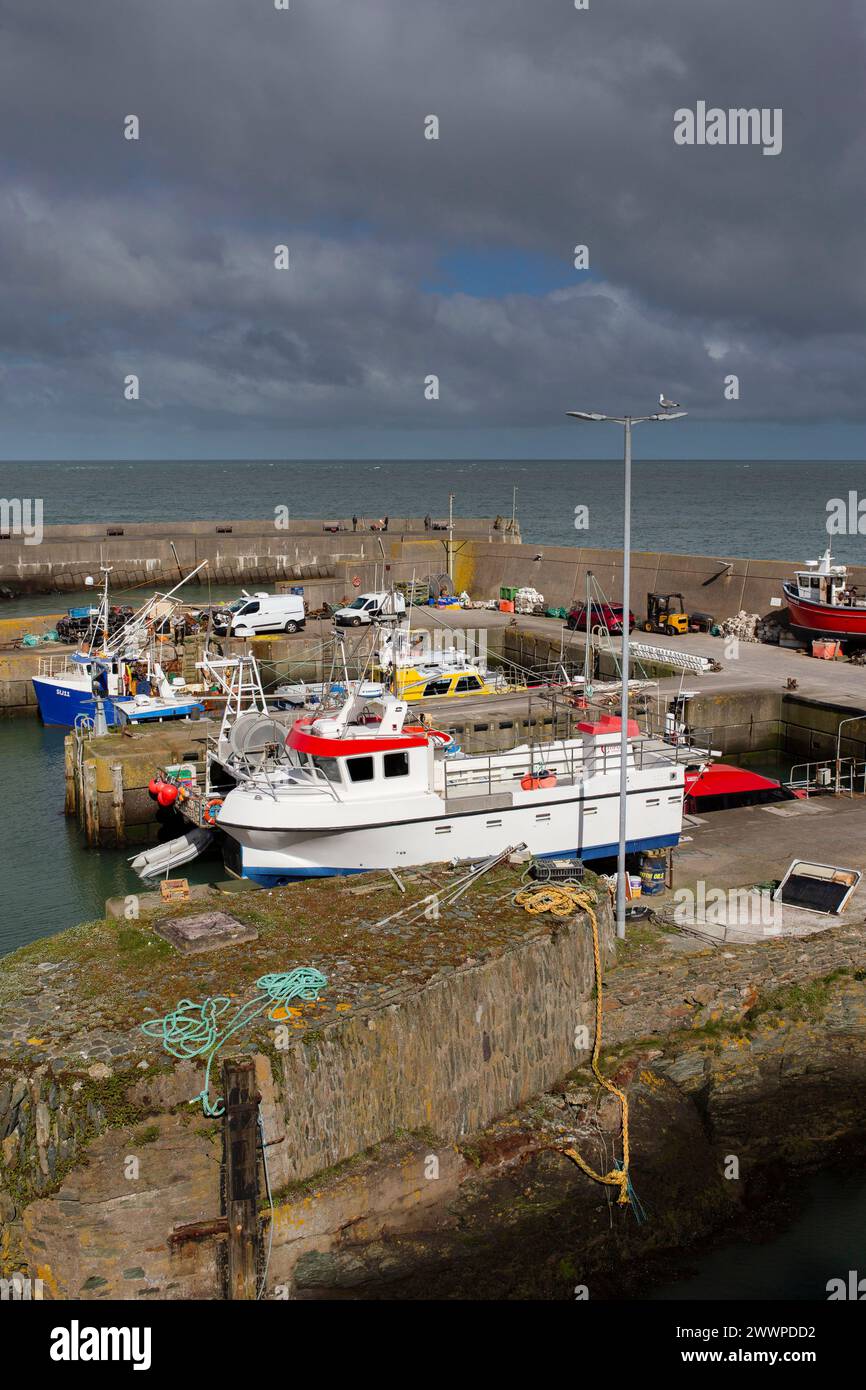 Amlwch Harbour with fishing boats vessels moored. Amlwch Port, Anglesey ...
