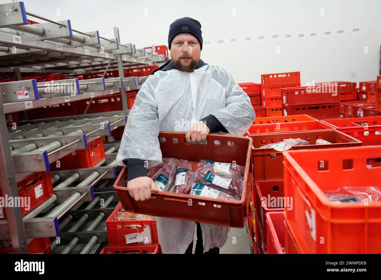 Metzgerei produktion hi-res stock photography and images - Alamy