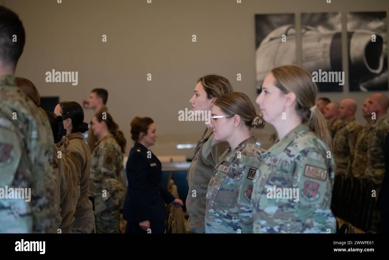 U.S. Airmen assigned to the 122nd Fighter Wing (FW), Indiana Air ...