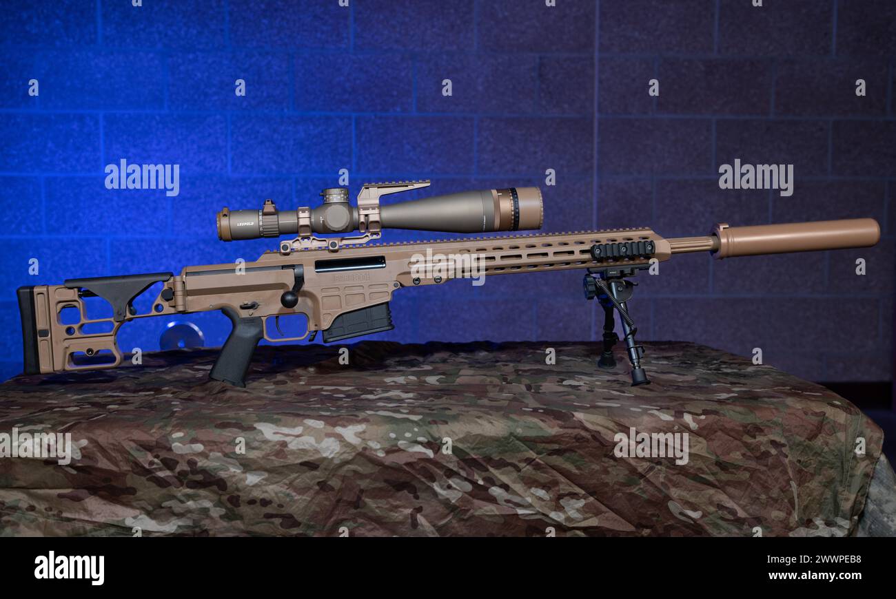 Sniper rifles hi-res stock photography and images - Alamy