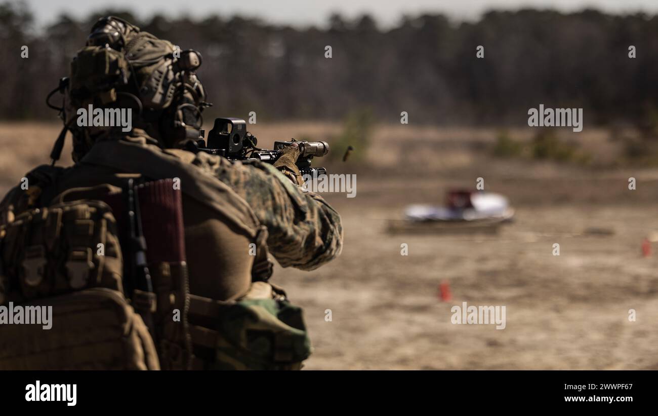 A U.S. Marine with Maritime Special Purpose Force, 24th Marine ...
