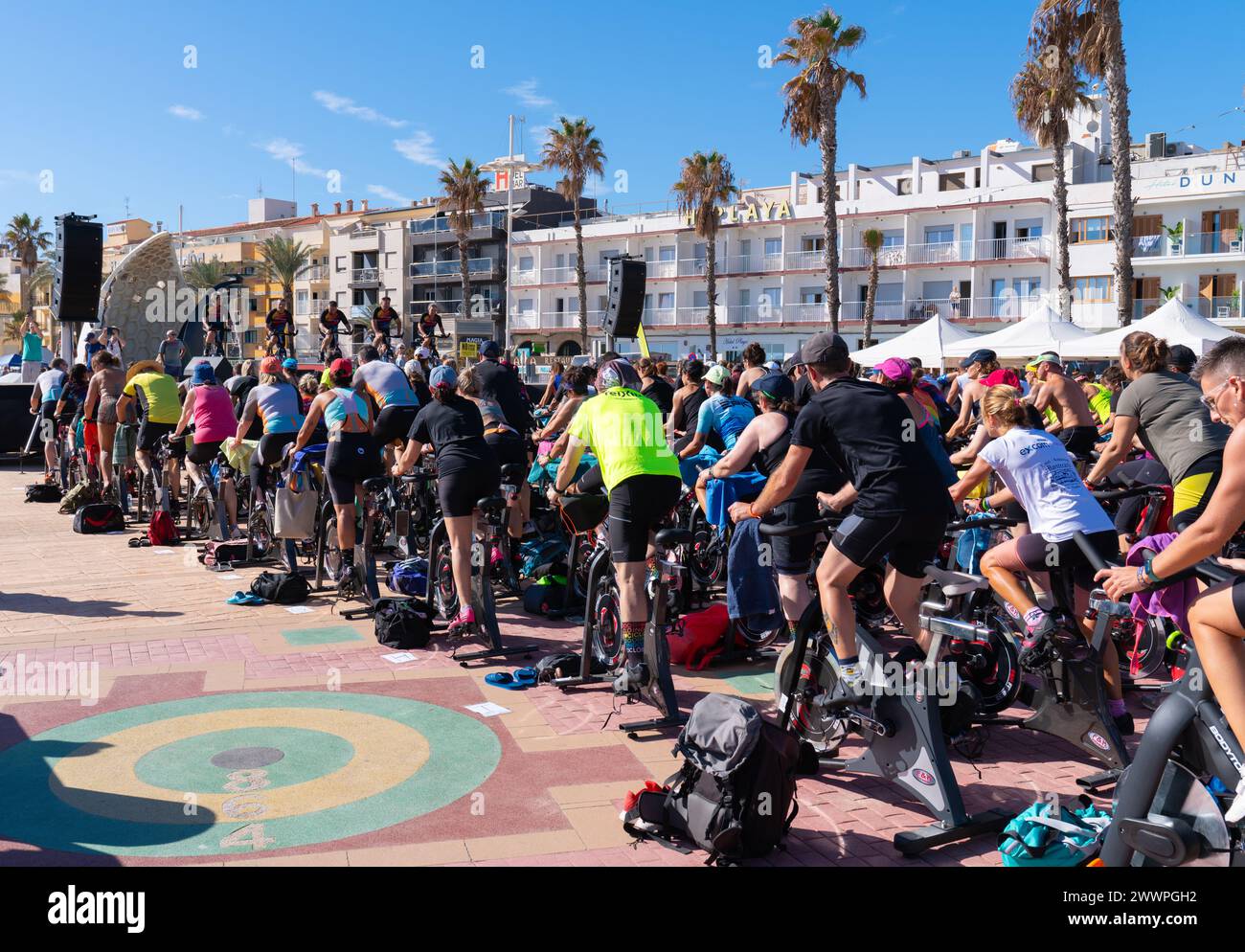 Cycling exercise hi-res stock photography and images - Alamy