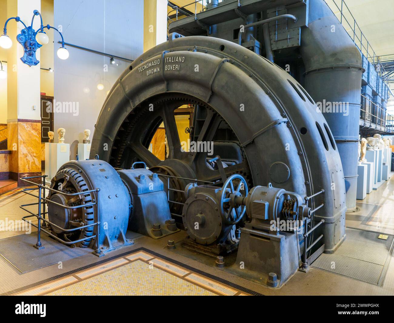 5000 KW three-phase alternator with dynamo in the former electric power ...