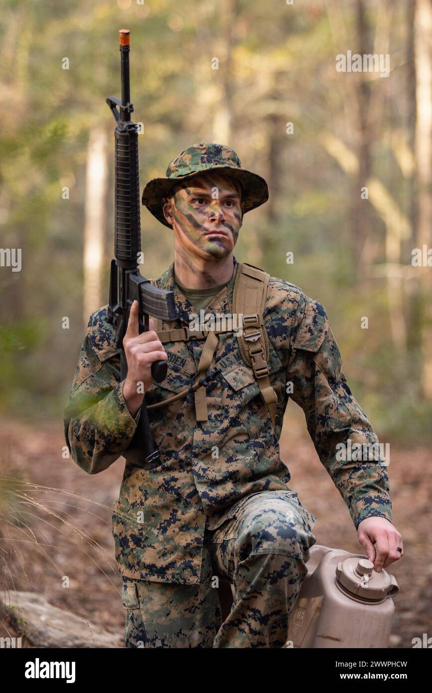 U.S. Marine Corps Cpl. John Warden, marksmanship coach, Weapons and ...