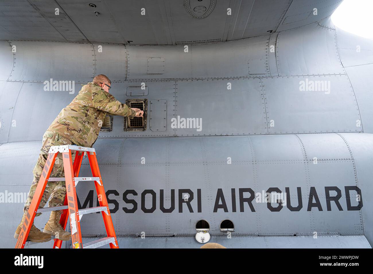 Munitions system crew chief hi-res stock photography and images - Alamy