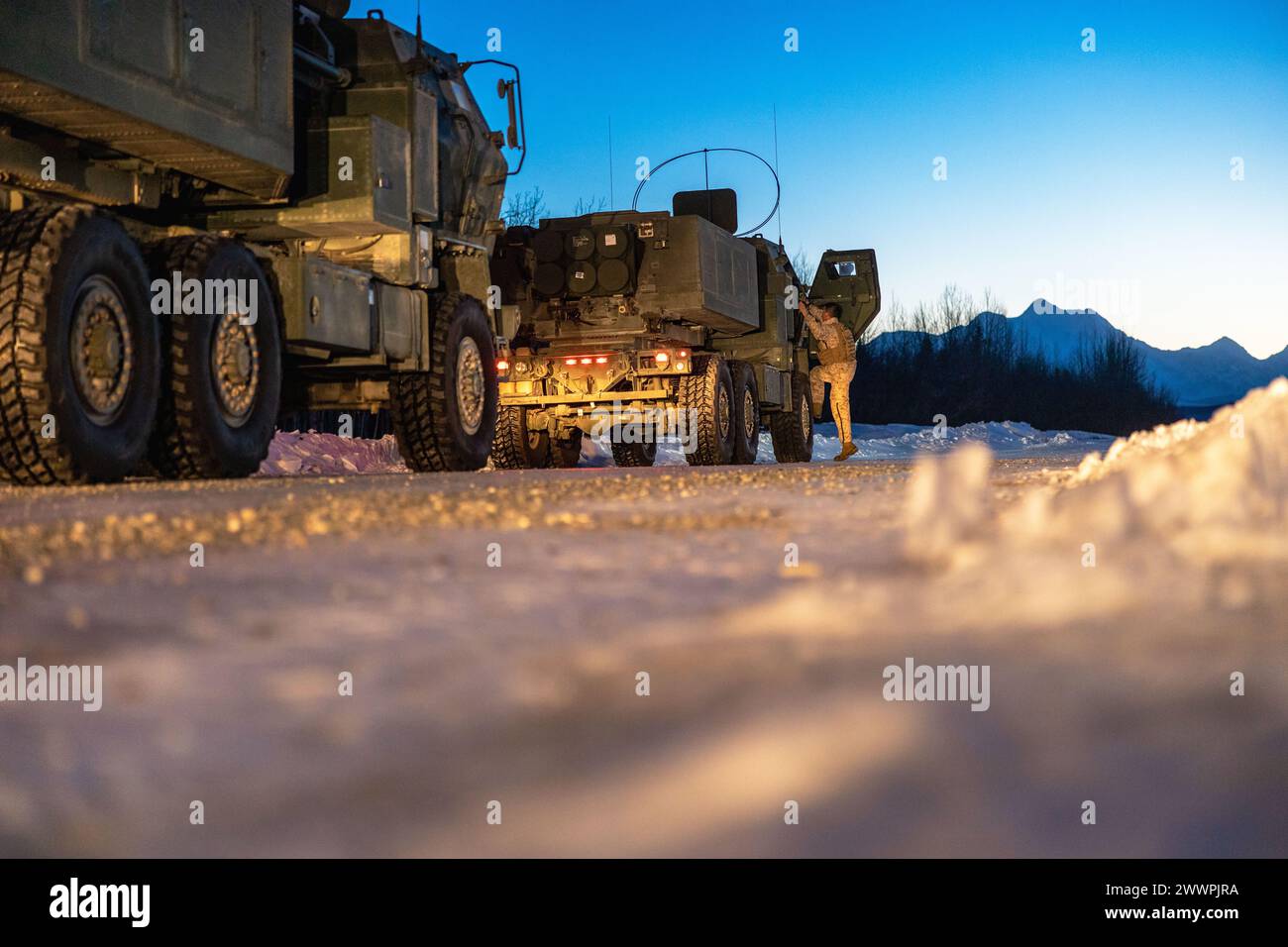 U.S. Marines with Fox Battery, 2nd Battalion, 14th Marine Regiment, 4th ...