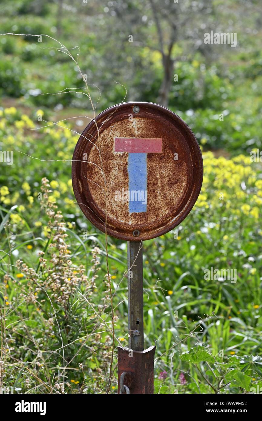 No through road sign hi-res stock photography and images - Alamy