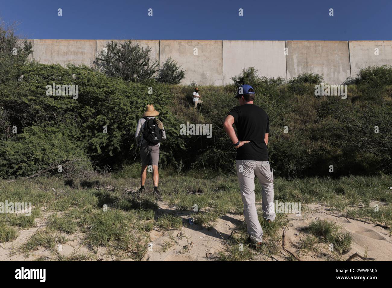 Soil sampling hi-res stock photography and images - Alamy