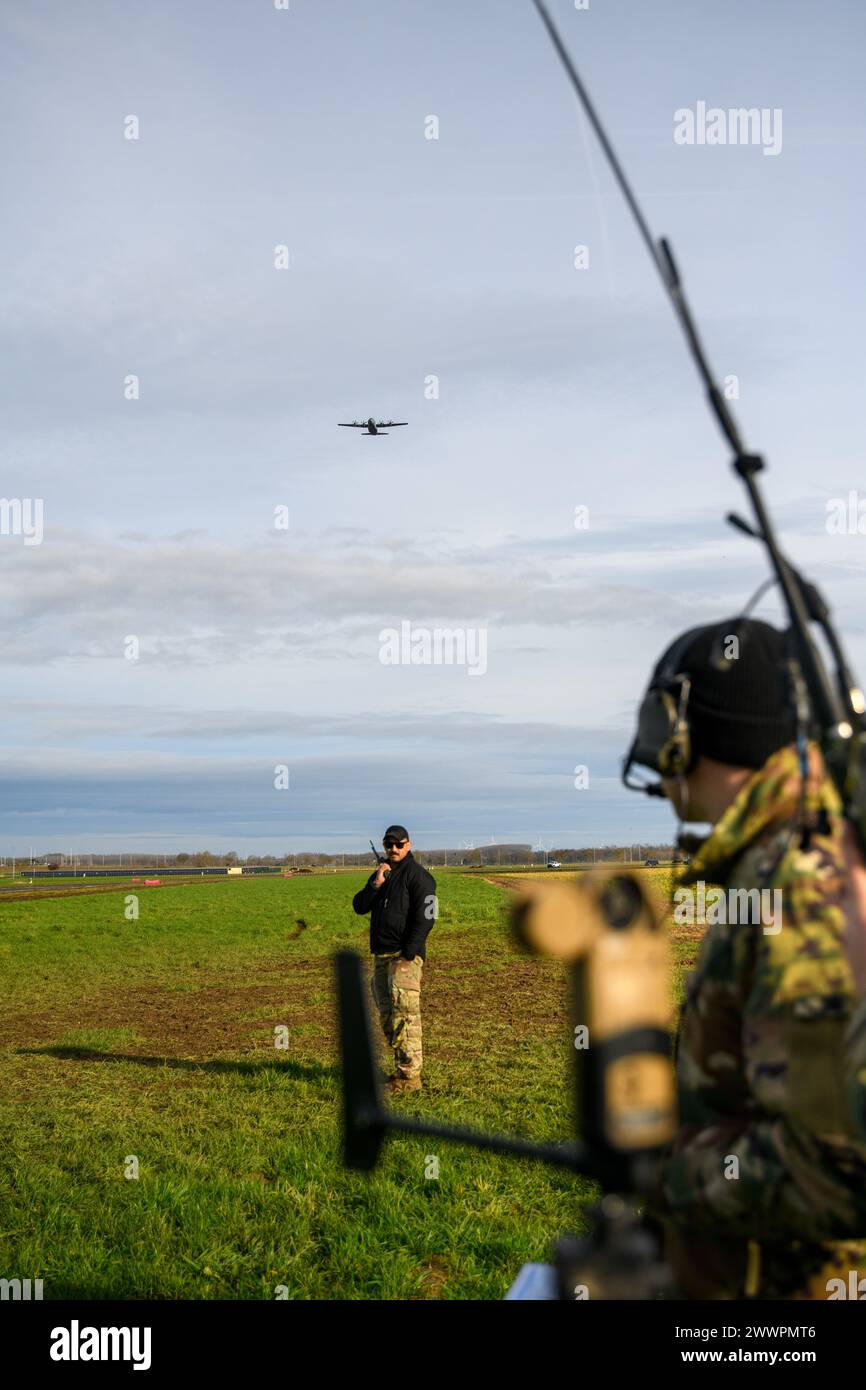 U.S. Air Force Senior Master Sgt. Bruce Zaragoza, with the 1st Combat ...