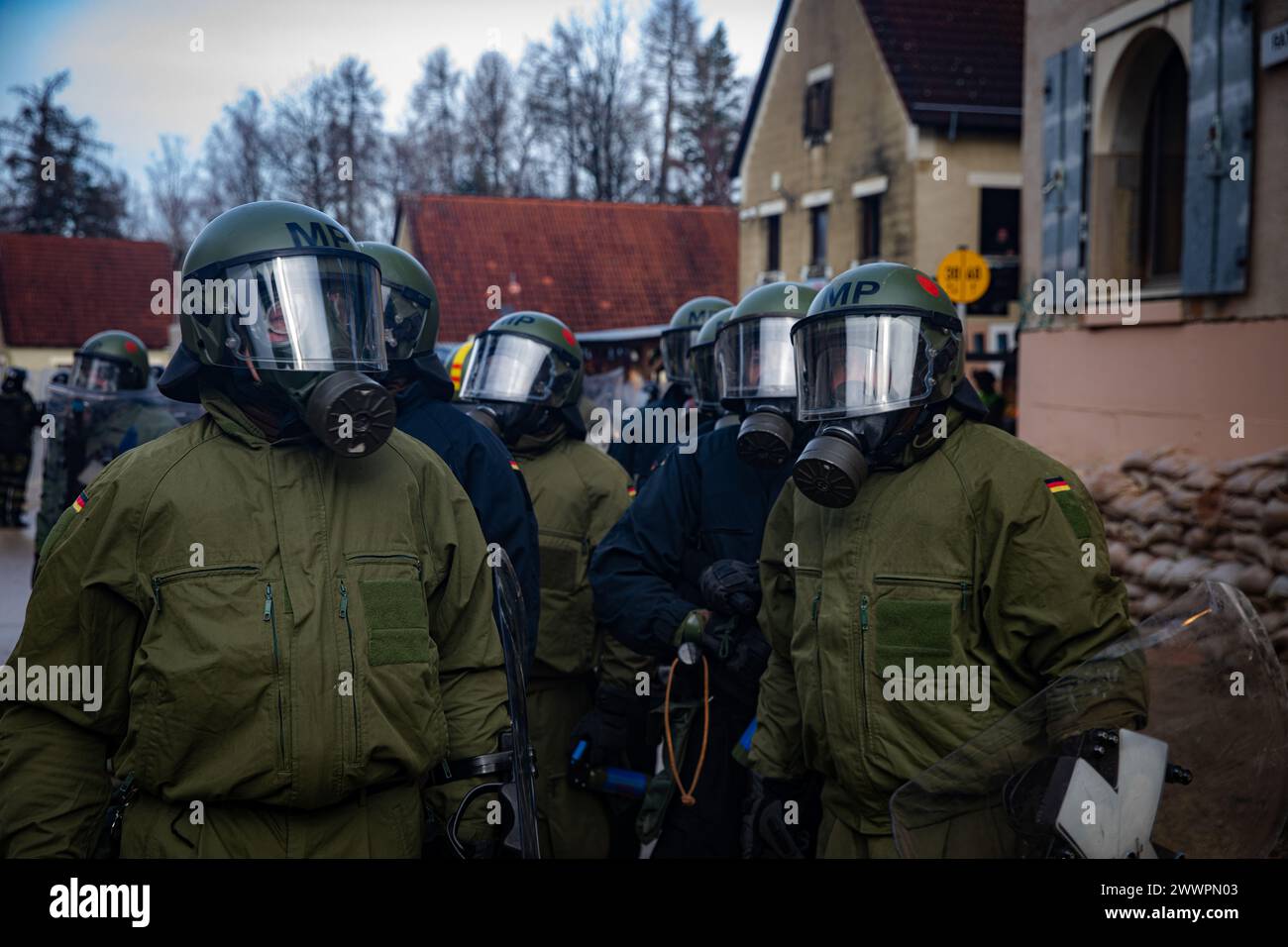 Bundeswehr and Albanian soldiers participate in a culminating event ...