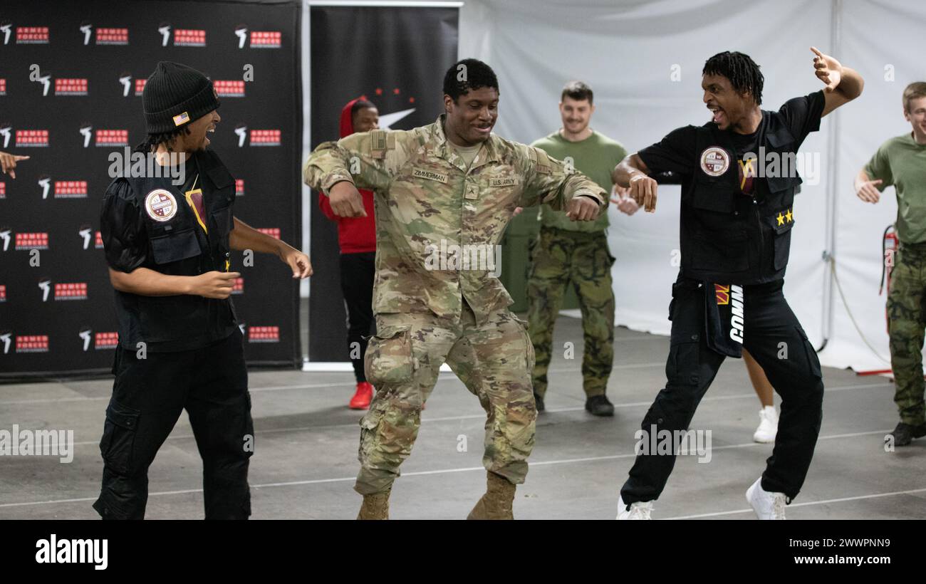 Washington commanders cheerleaders hi-res stock photography and images ...