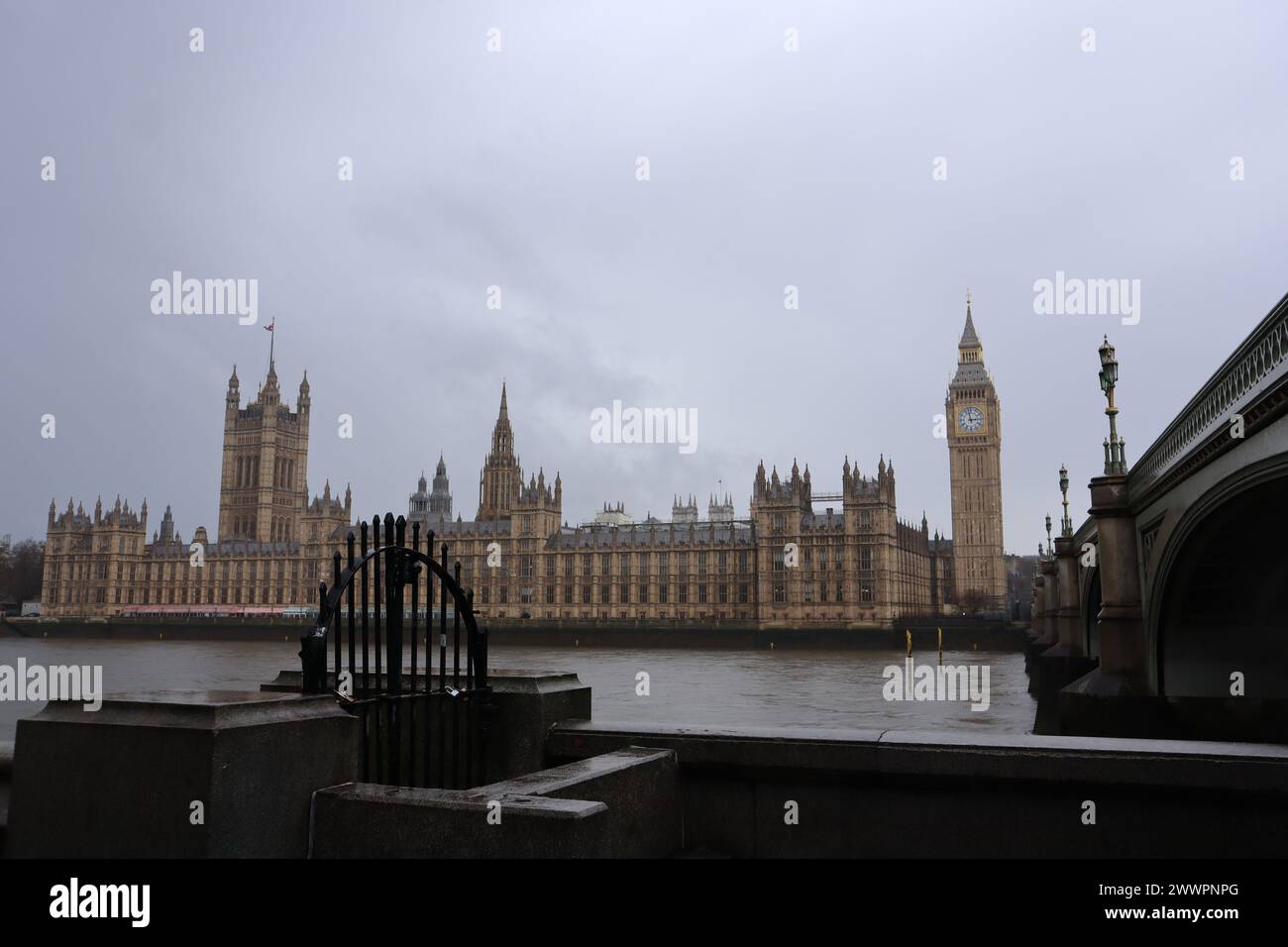 Gloomy london clock tower hi-res stock photography and images - Alamy