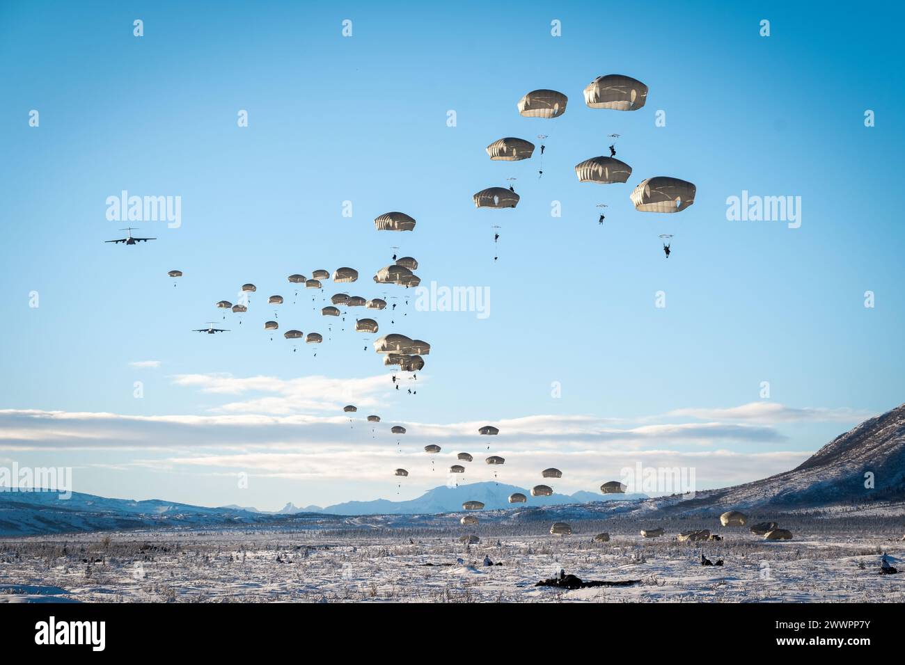 U.S. Army paratroopers from 3rd Battalion, 509th Parachute Infantry ...