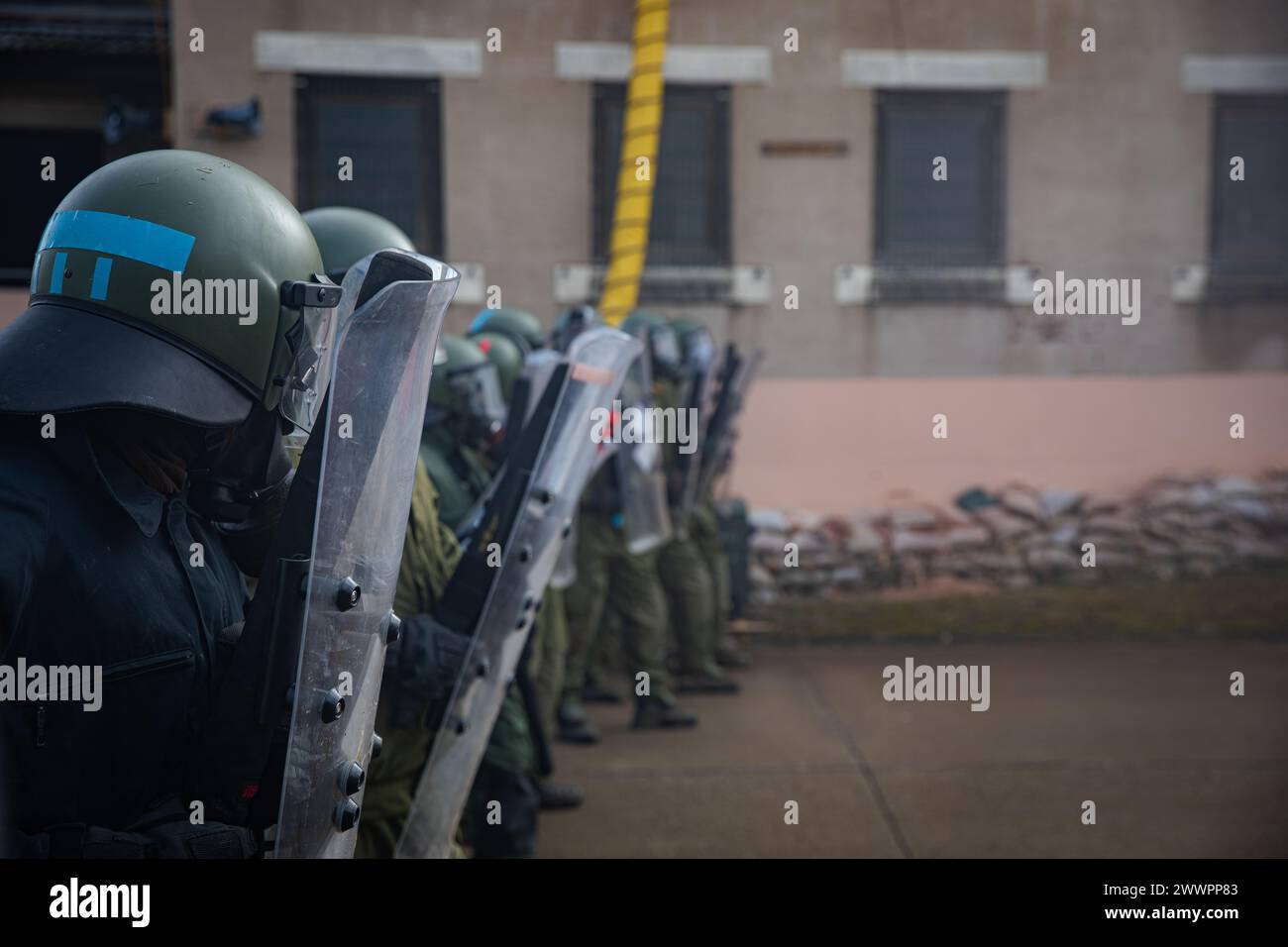Bundeswehr and Albanian soldiers participate in a culminating event ...