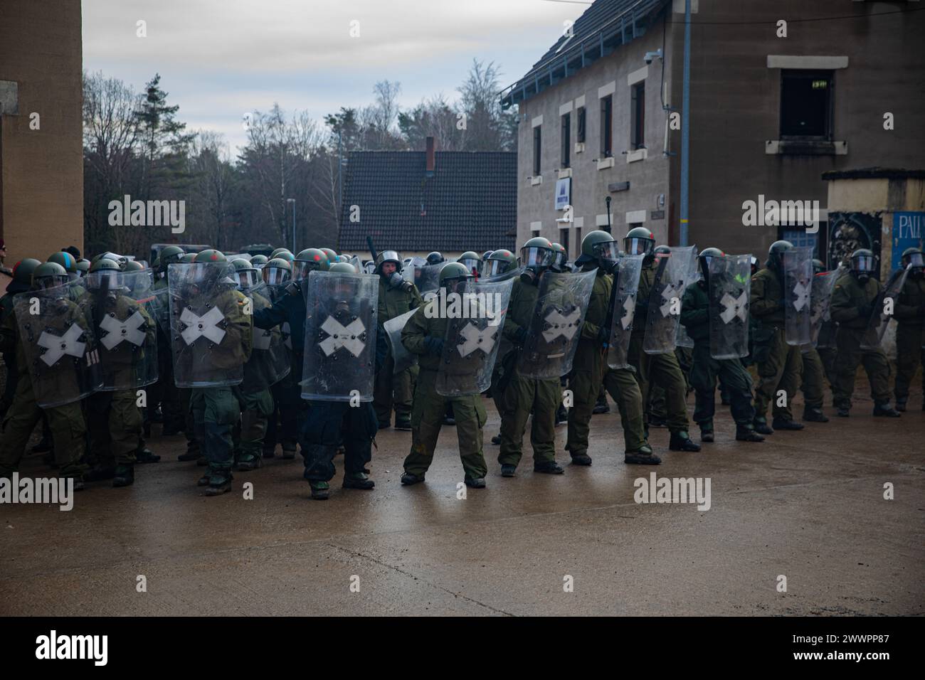 Bundeswehr and Albanian soldiers participate in a culminating event ...