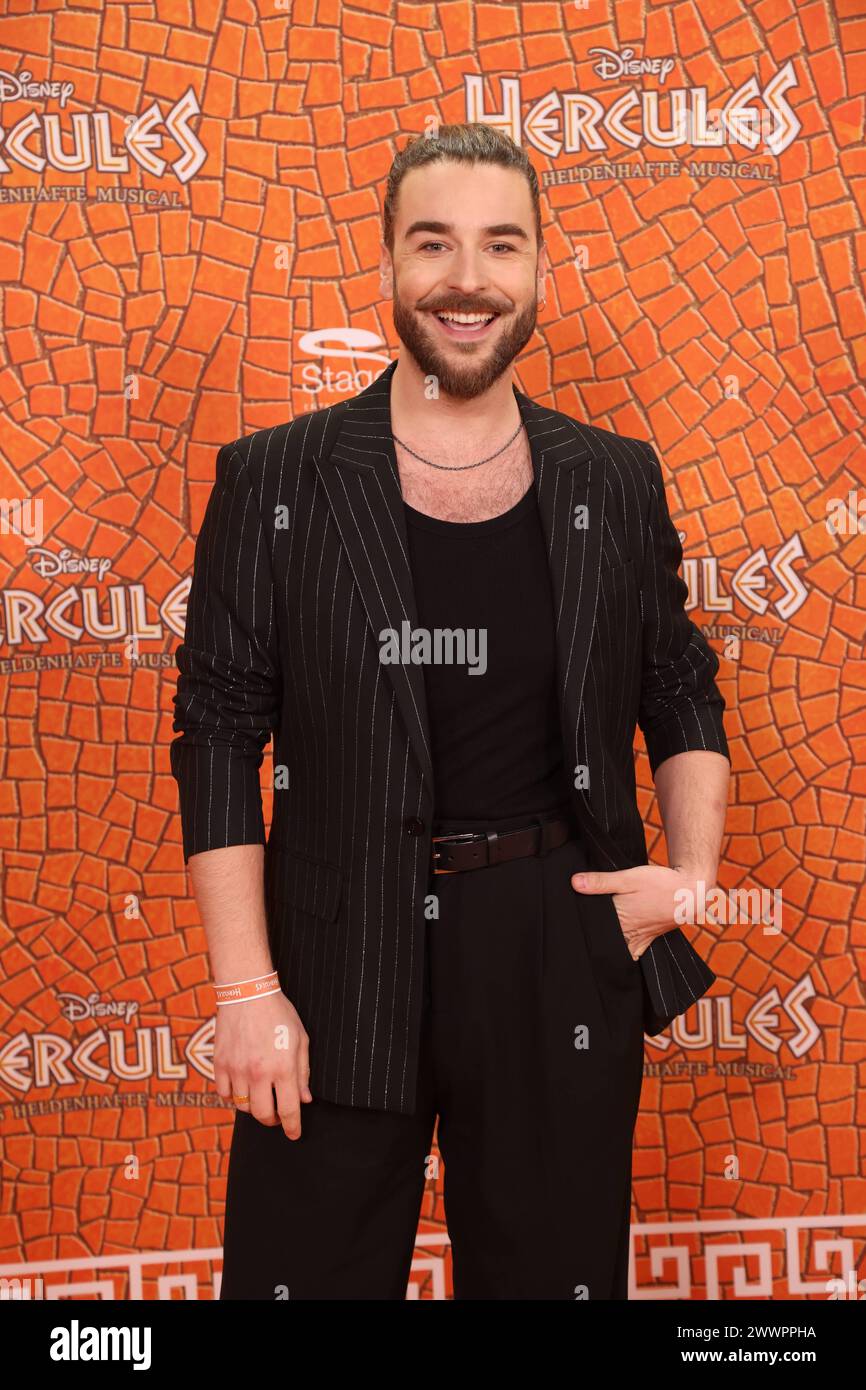 Eric Schroth, Weltpremiere von Disneys Musical Hercules in Hamburg ...
