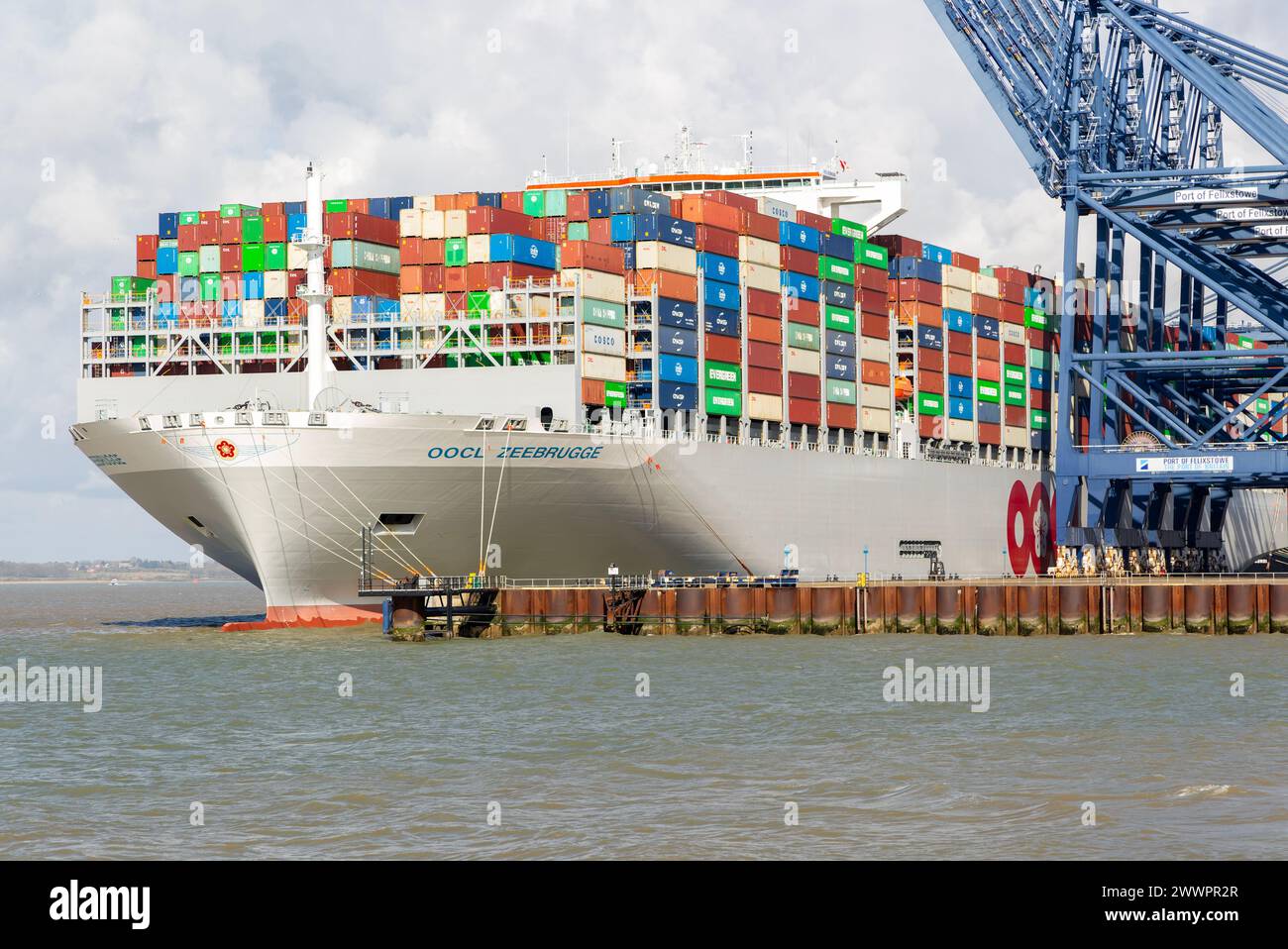 OOCL Zeebrugge container ship at quayside Port of Felixstowe, Suffolk ...