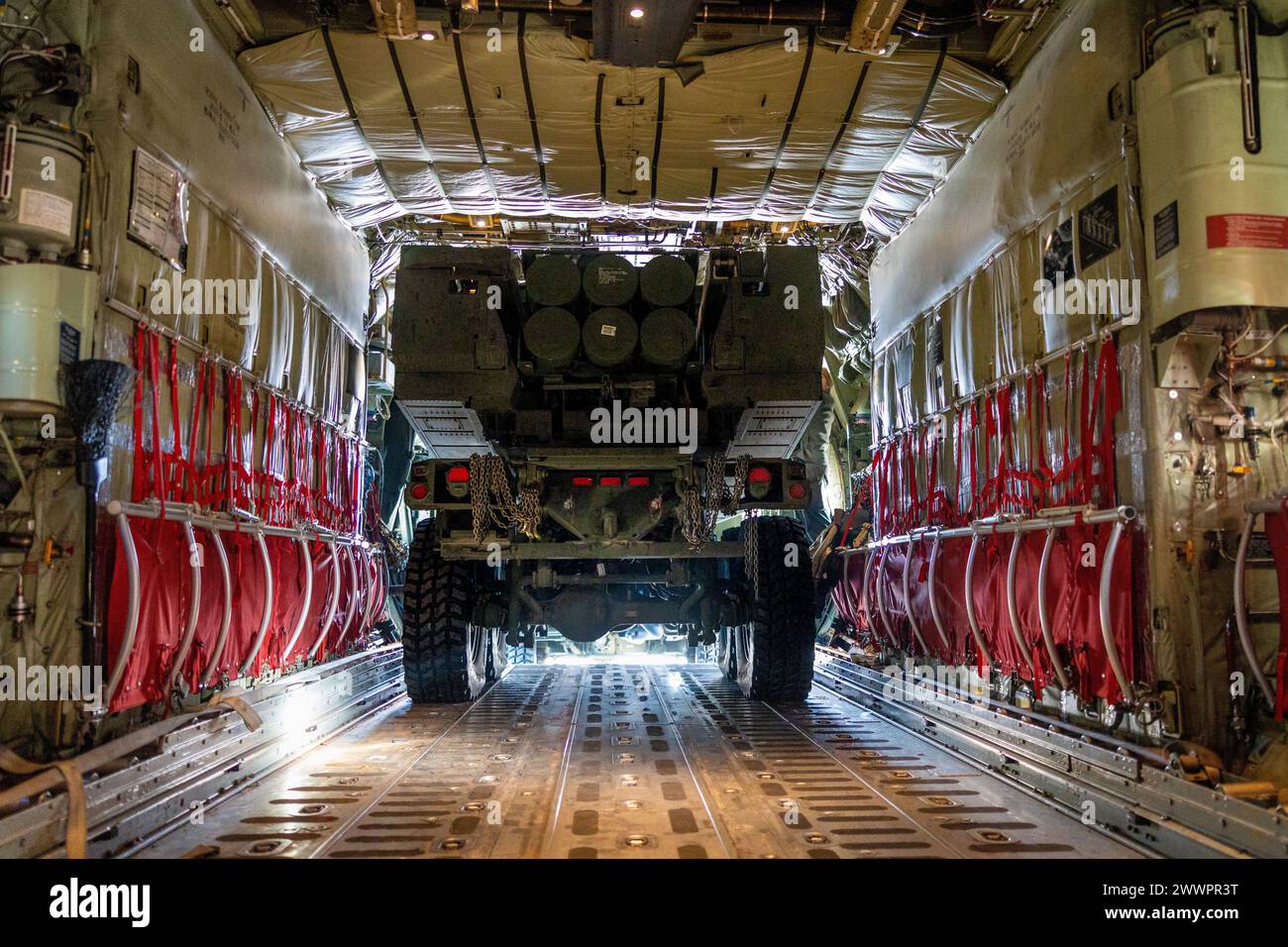 U.S. Marines with Fox Battery, 2nd Battalion, 14th Marine Regiment, 4th ...