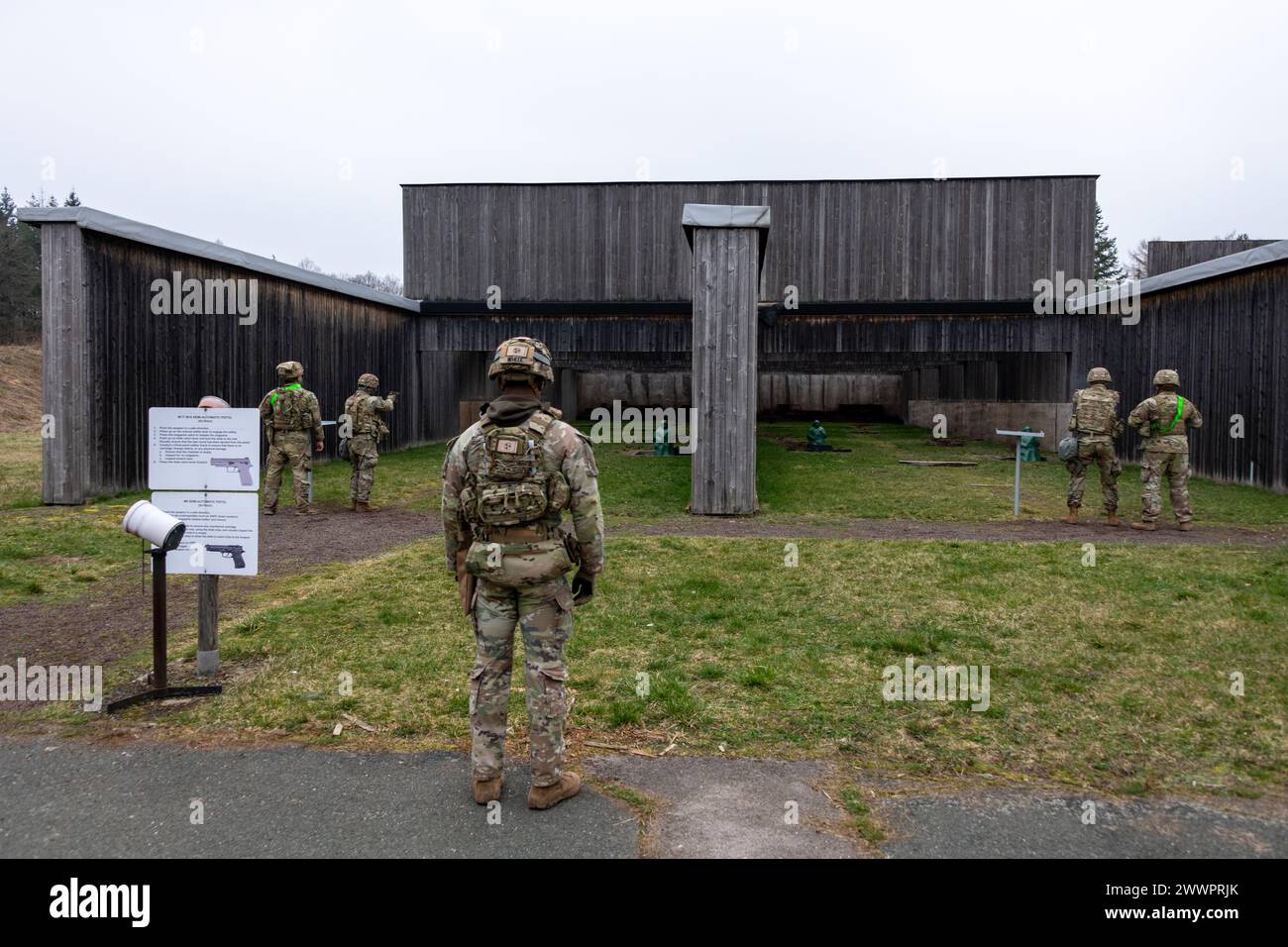 U.S. Soldiers with 30th Medical Brigade, 21st Theater Sustainment ...