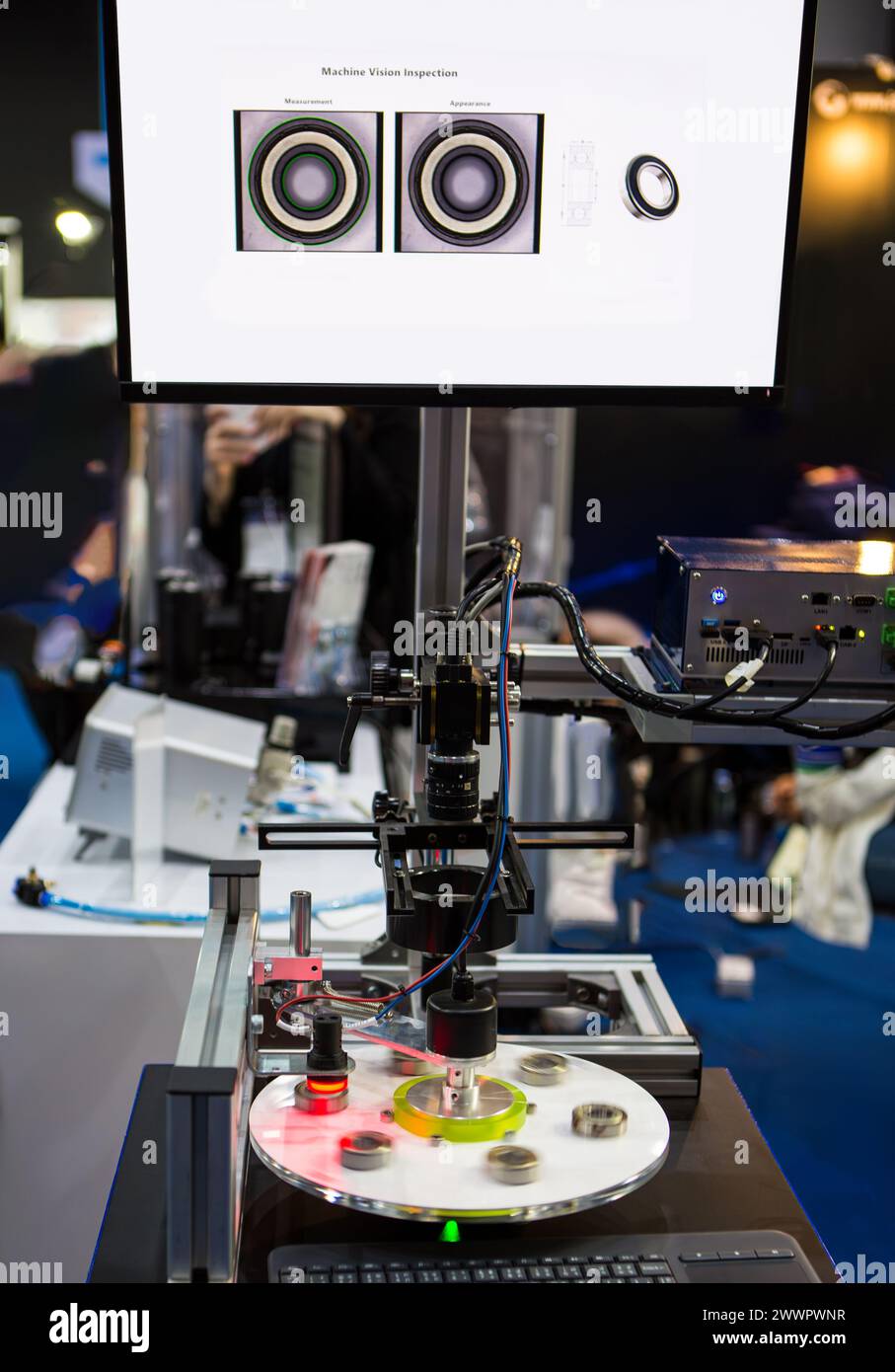 Machine vision inspection in manufacturing process Stock Photo - Alamy