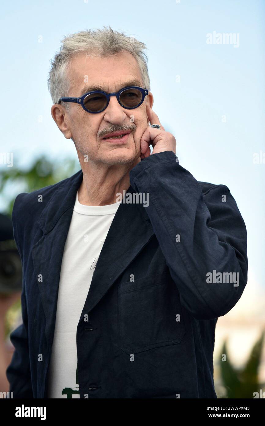 Perfect days wenders hi-res stock photography and images - Alamy