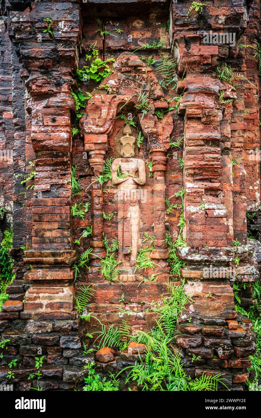 Ruins of Shaiva Hindu temples in central Vietnam Stock Photo - Alamy