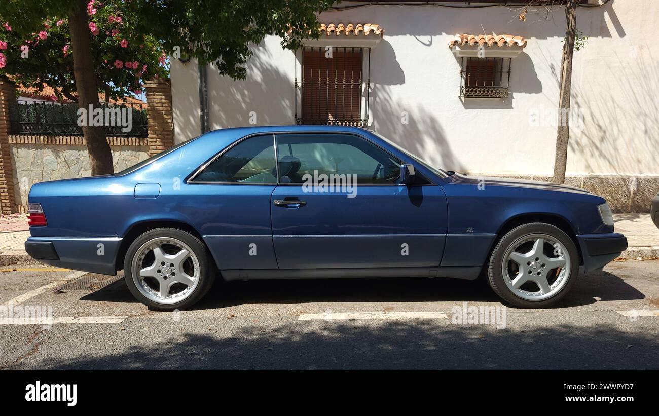 Mercedes benz w124 ce hi-res stock photography and images - Alamy