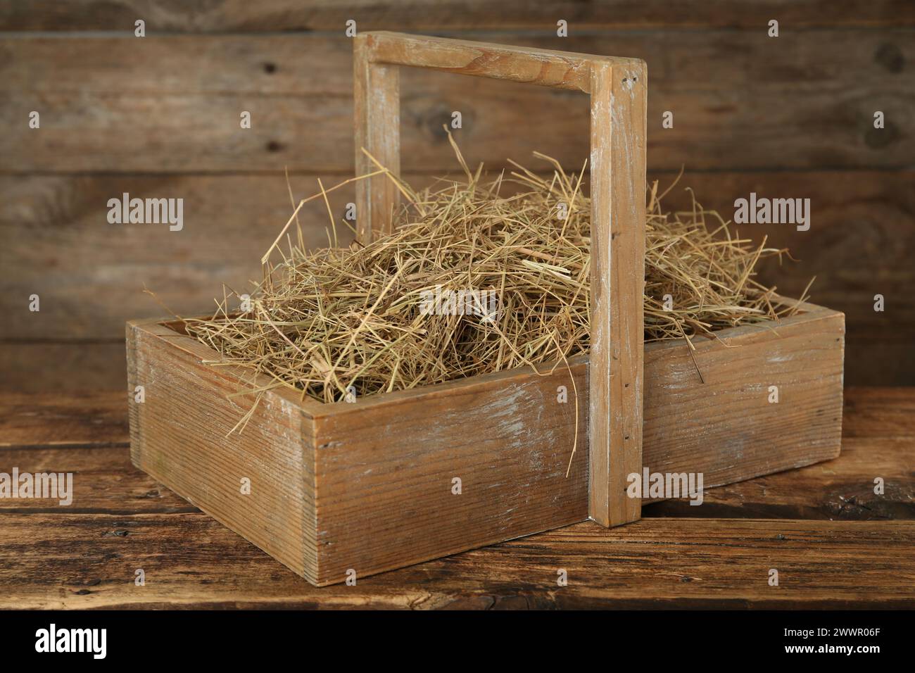 Dried hay in crate hi-res stock photography and images - Alamy