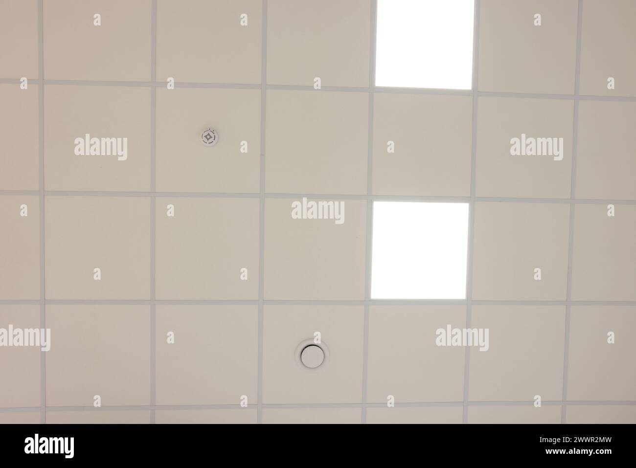 Bottom lighting hi-res stock photography and images - Alamy