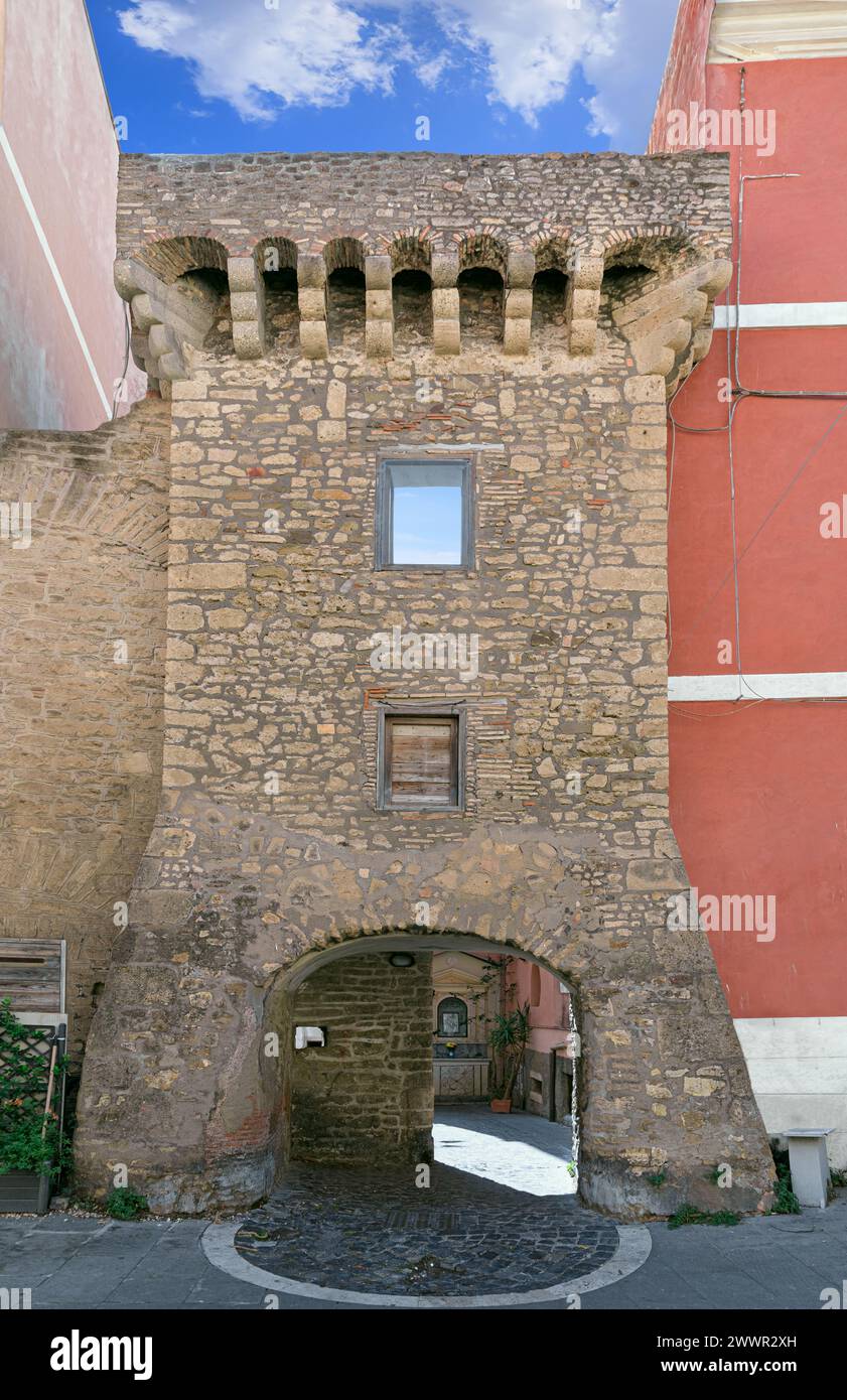 Fortified medieval gate hi-res stock photography and images - Alamy