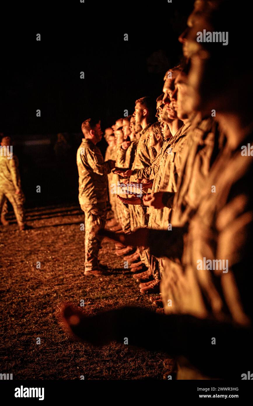 U.S. Army Infantry soldiers-in-training assigned to Charlie Company ...
